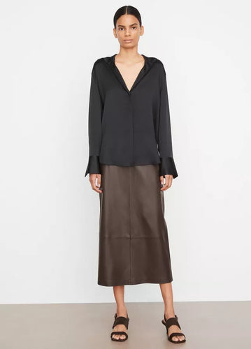 T-Shirts & Blouses – PERRON Stores